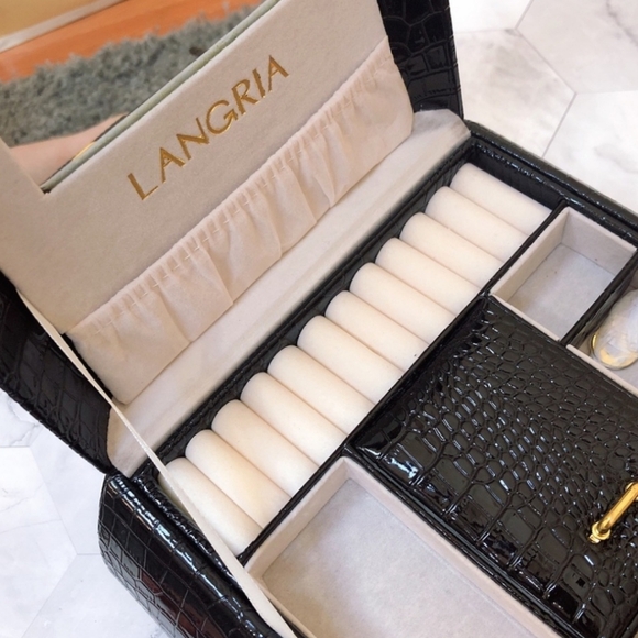 langria | Other | Langria Black Croc Glossy Lockable Jewelry Train Case ...